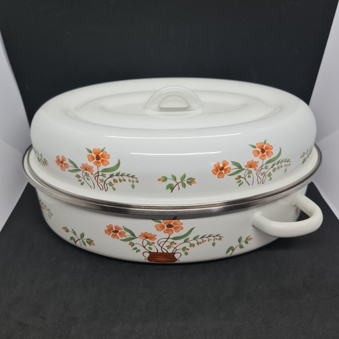 Countryside Collection Covered Roaster, Retro Porcelain on Steel ...