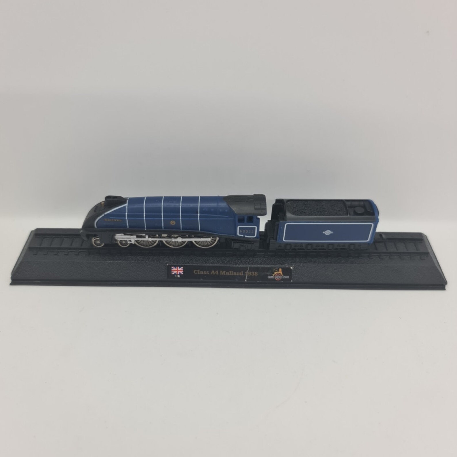 Model Train Locomotives of the World Collection Amercom Die Cast Models ...
