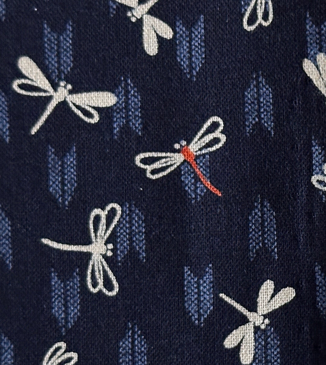 Japanese Dragonfly Fabric: Ink Blue Cotton Sheeting, Yagasuri Arrows - Etsy