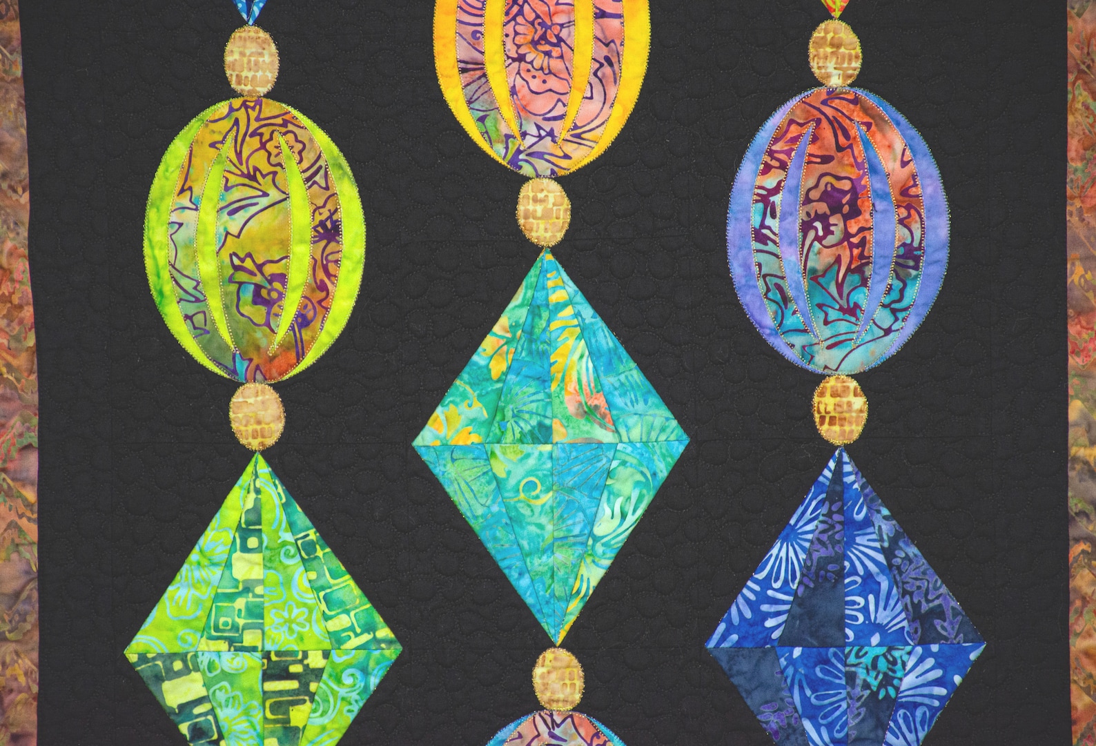 Baubles 'n Beads Quilt Wall Hanging - Make Every Day Festive! - 25" X ...