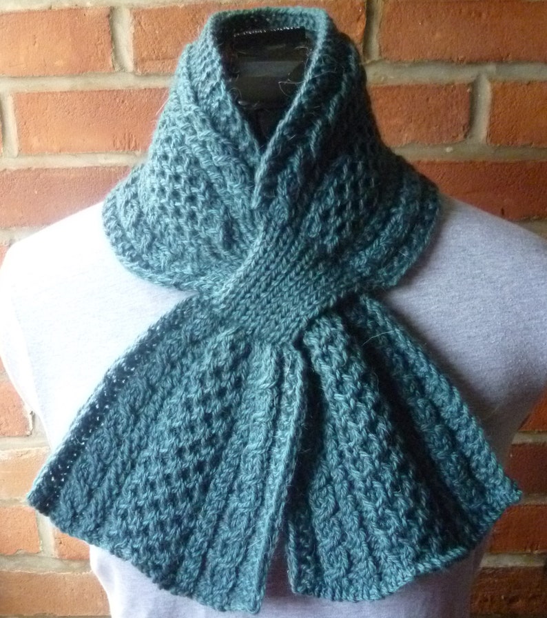 Donwell Scarf Knitting Pattern (pdf Digital Download) Keyhole Cable ...