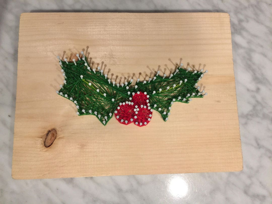 Made to Order Holiday Holly String Art. - Etsy Nederland