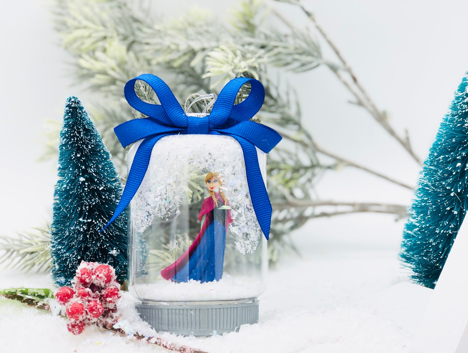 Frozen, Elsa's Magical Powers, Olaf , Glitter Snow, Ornaments Christmas ...