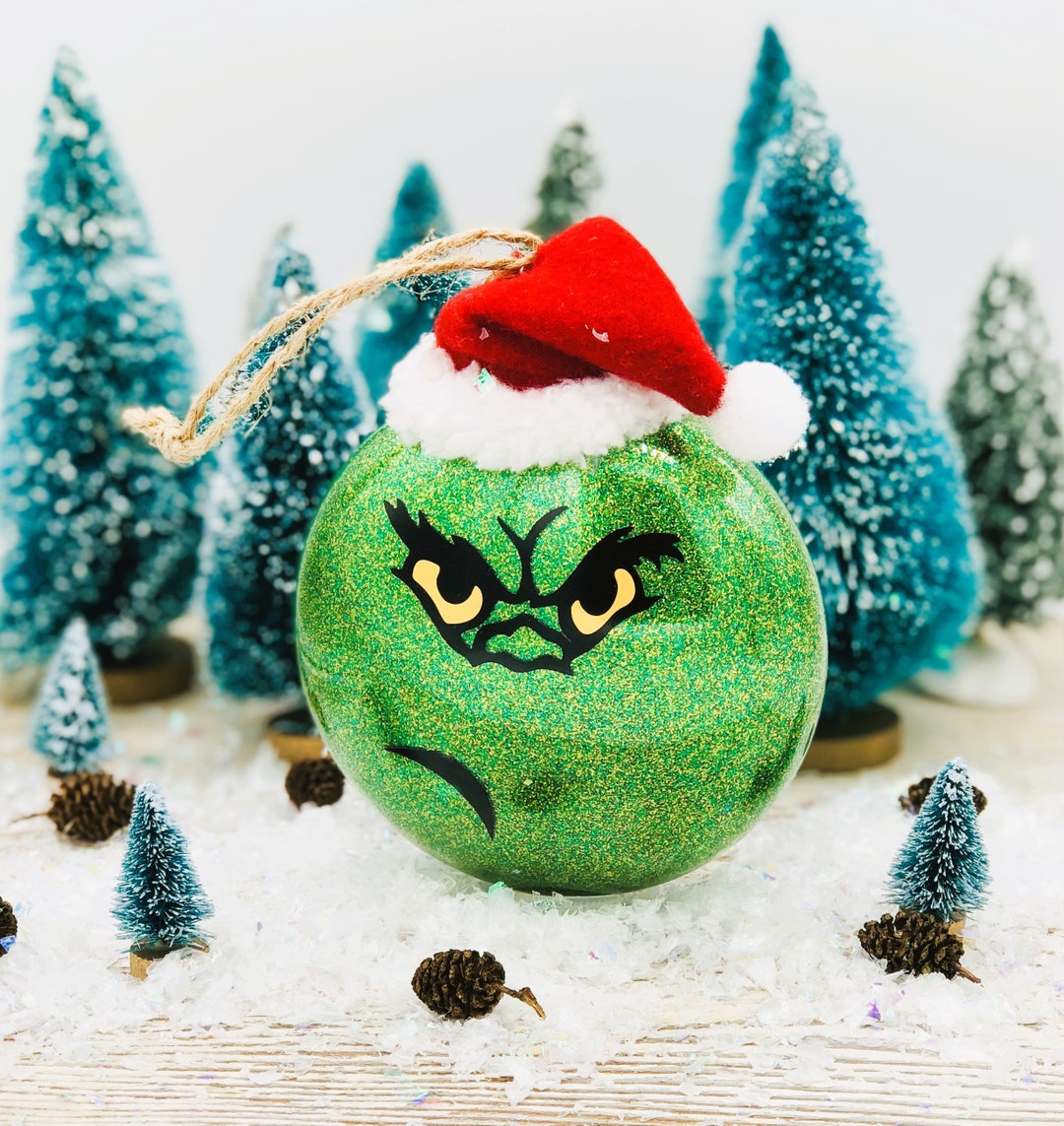 Grinch Ornament Disc, NEW Round Grinch With Santa Hat, Holiday Gift ...