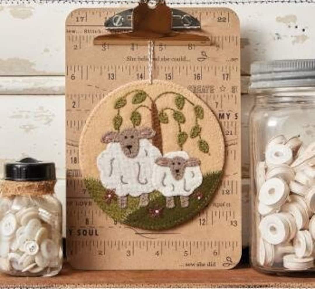 Clipboard Cuties August Folk Art Penny Pattern by Buttermilk Basin - Etsy