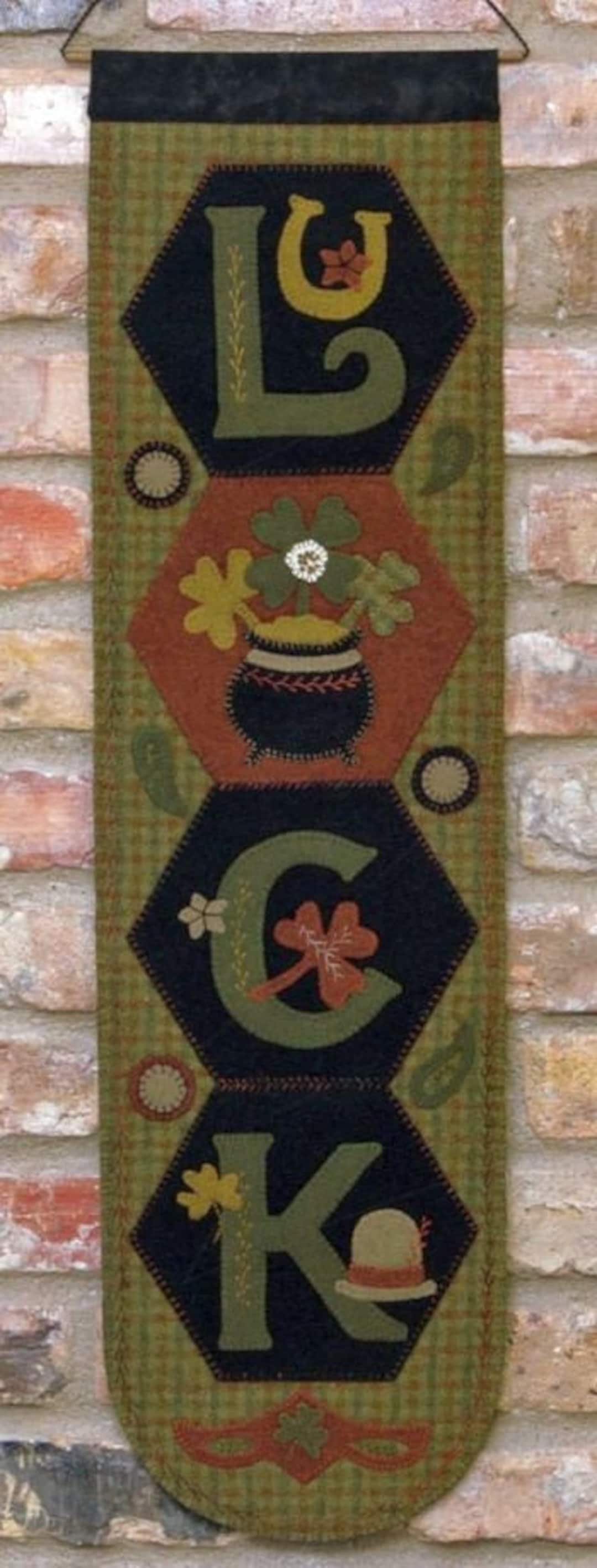 Hexi Door Greeter - March Folk Art Penny Pattern by Buttermilk Basin - Etsy
