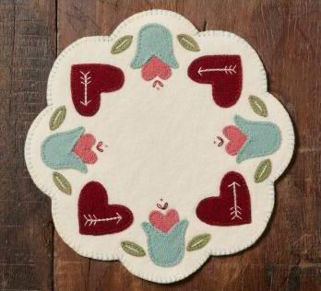 Flower & Heart Mat Folk Art Penny Pattern by Buttermilk Basin - Etsy