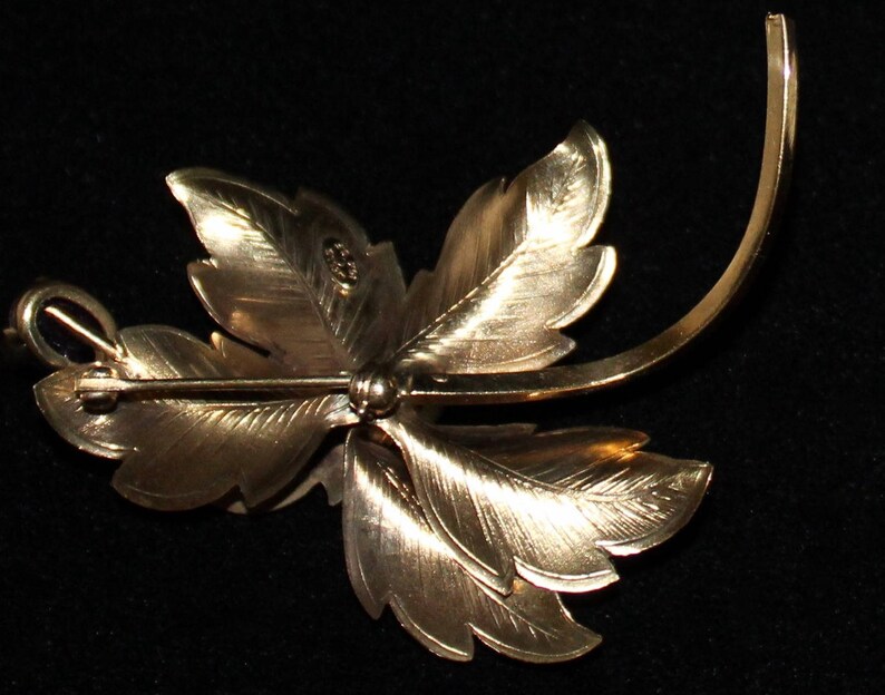 VINTAGE Wells 14k Gold Filled Flower Brooch Faux Pearl and | Etsy VINTAGE Wells 14k Gold Filled Flower Brooch Faux Pearl and | Etsy