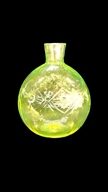 Antique Vaseline Glass Daisy Diamond Flask Pocket Bottle Not Marked MMA ...