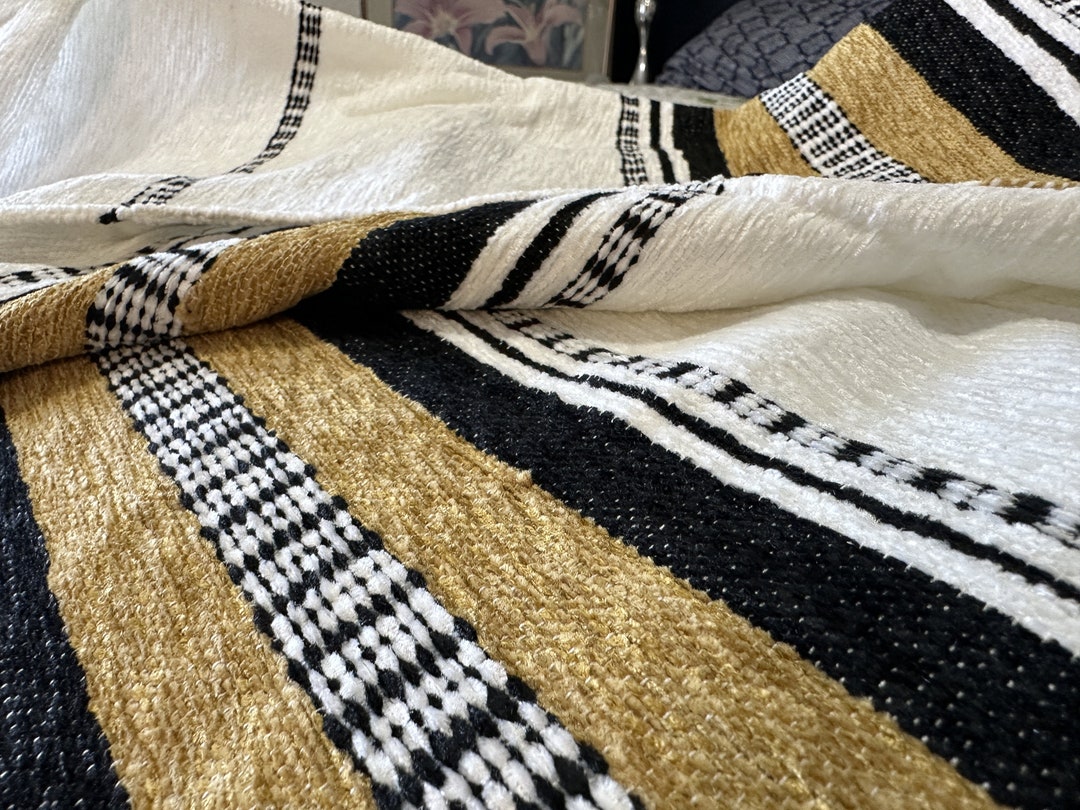 Royal Traditional Black and Gold Velour, 86x 118 Inches Queen King ...