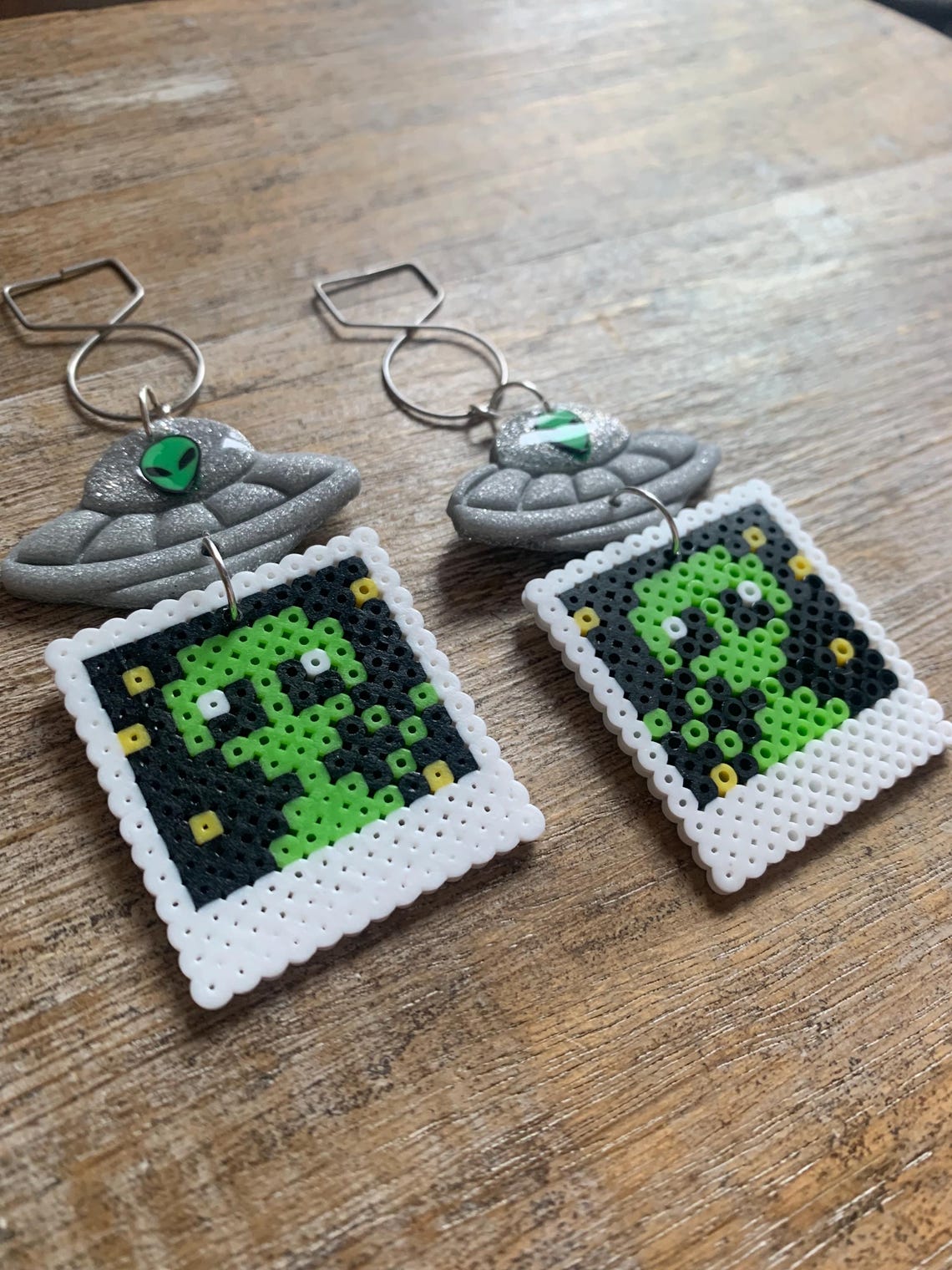 Alien Retro Picture Tunnel Earrings Instant Picture Extraterrestrial ...