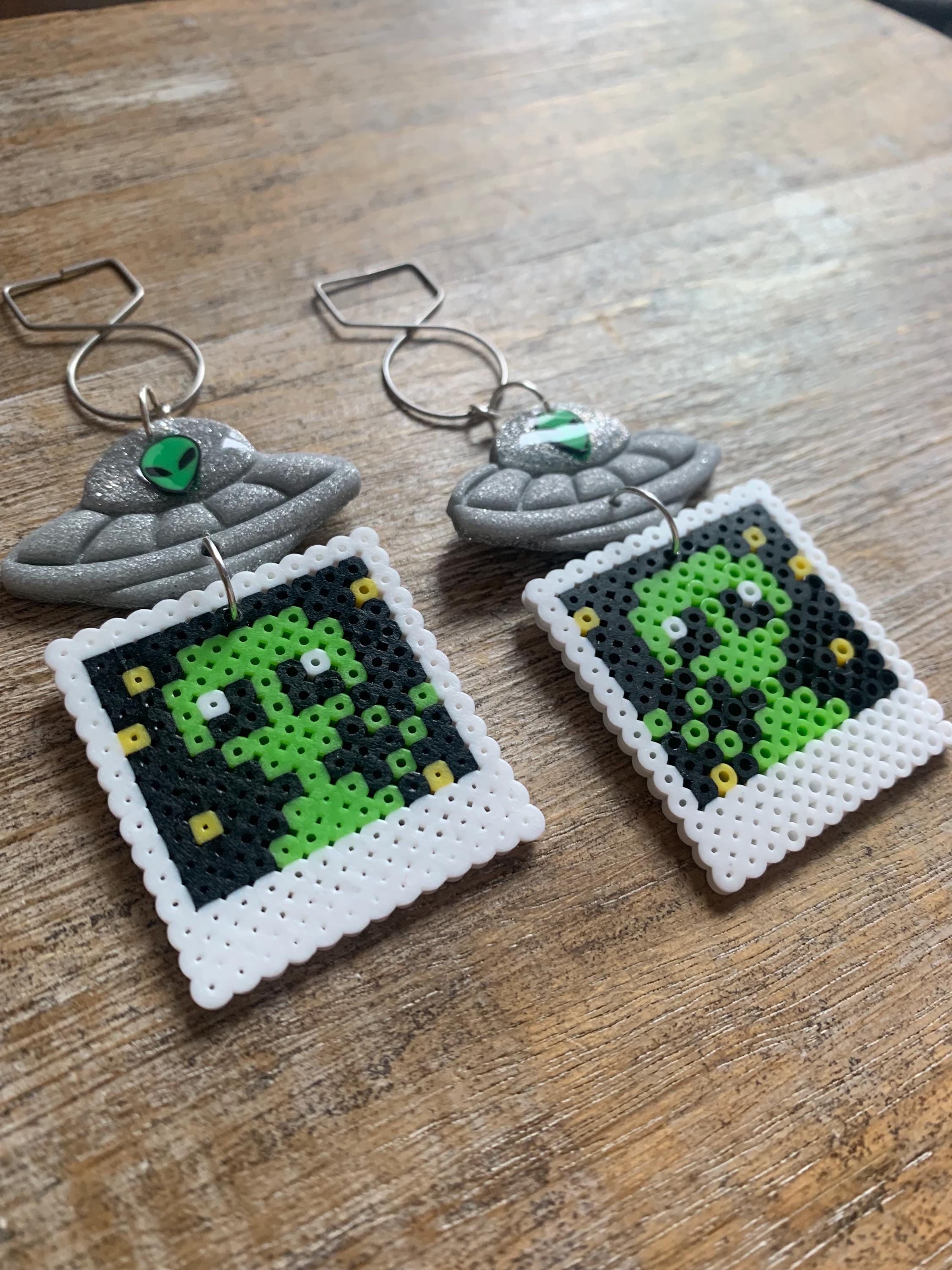 Alien Retro Picture Tunnel Earrings Instant Picture Extraterrestrial ...