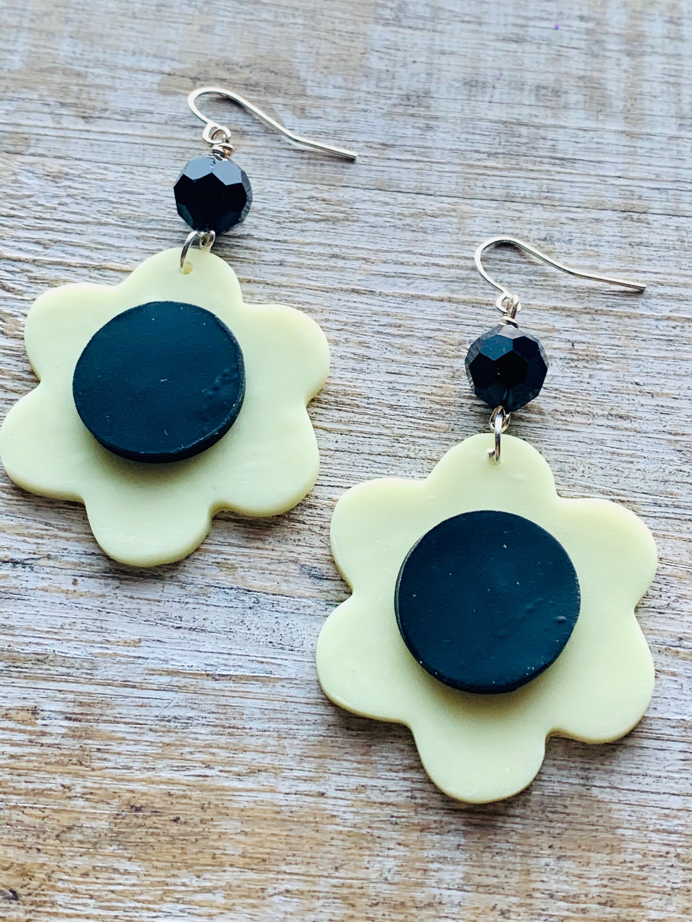 Daisy Flower Earrings Flower Power Earrings Mod 70s Earrings | Etsy