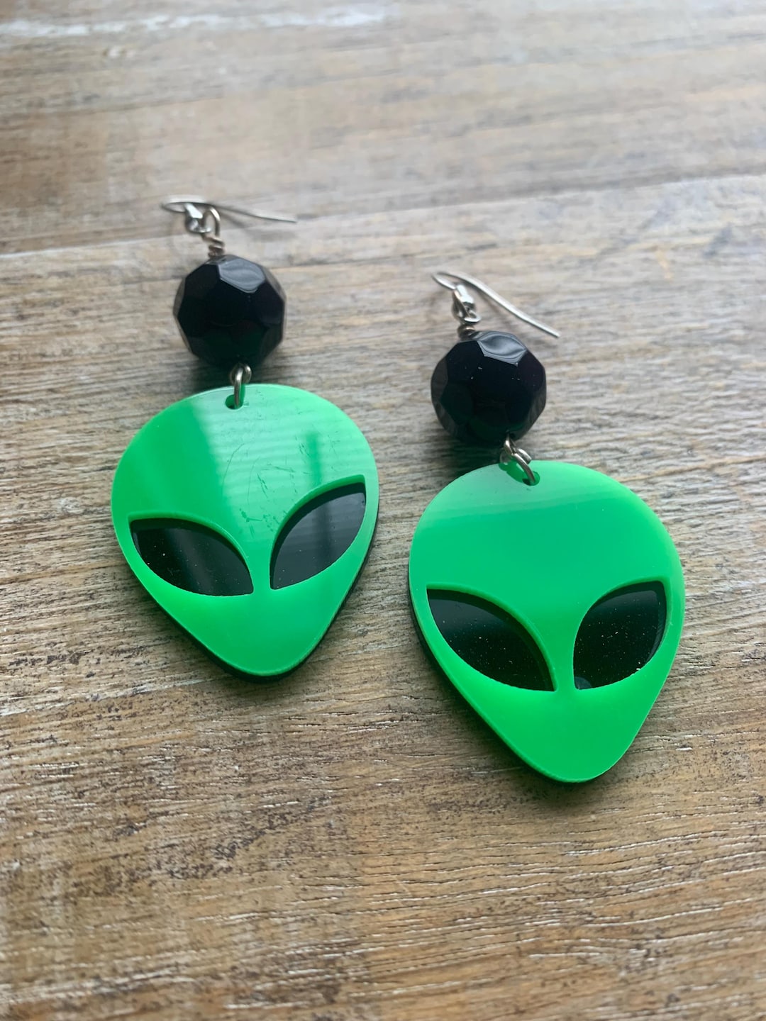 Alien Earrings Acrylic Alien Extraterrestrial Earrings Space Alien Gift ...