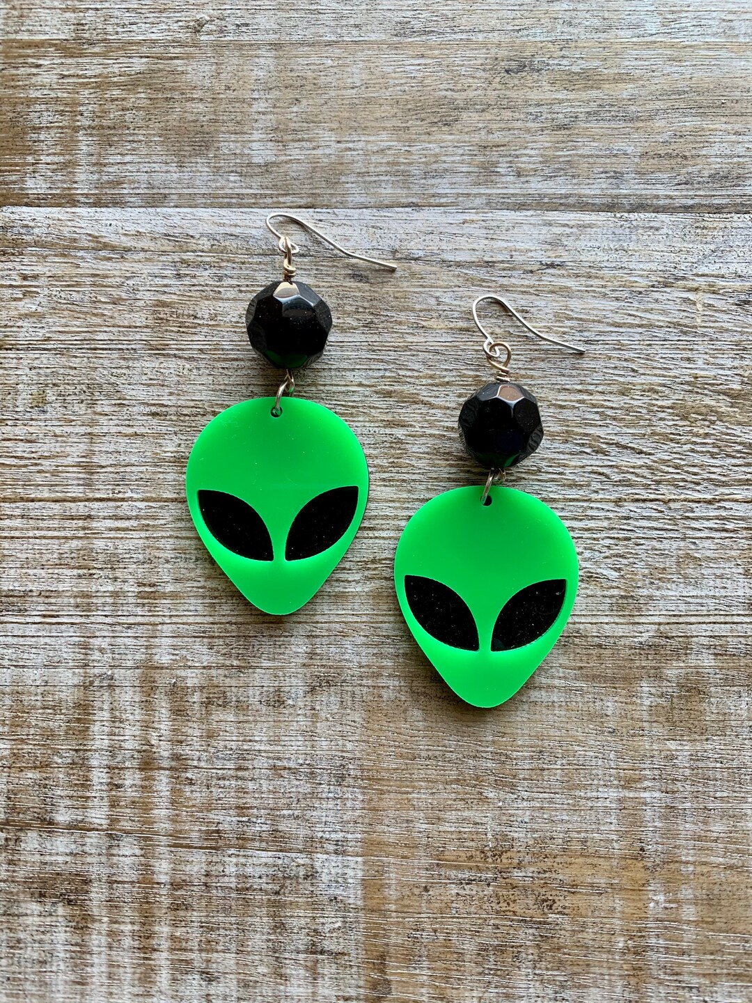 Alien Earrings Acrylic Alien Extraterrestrial Earrings Space Alien Gift ...