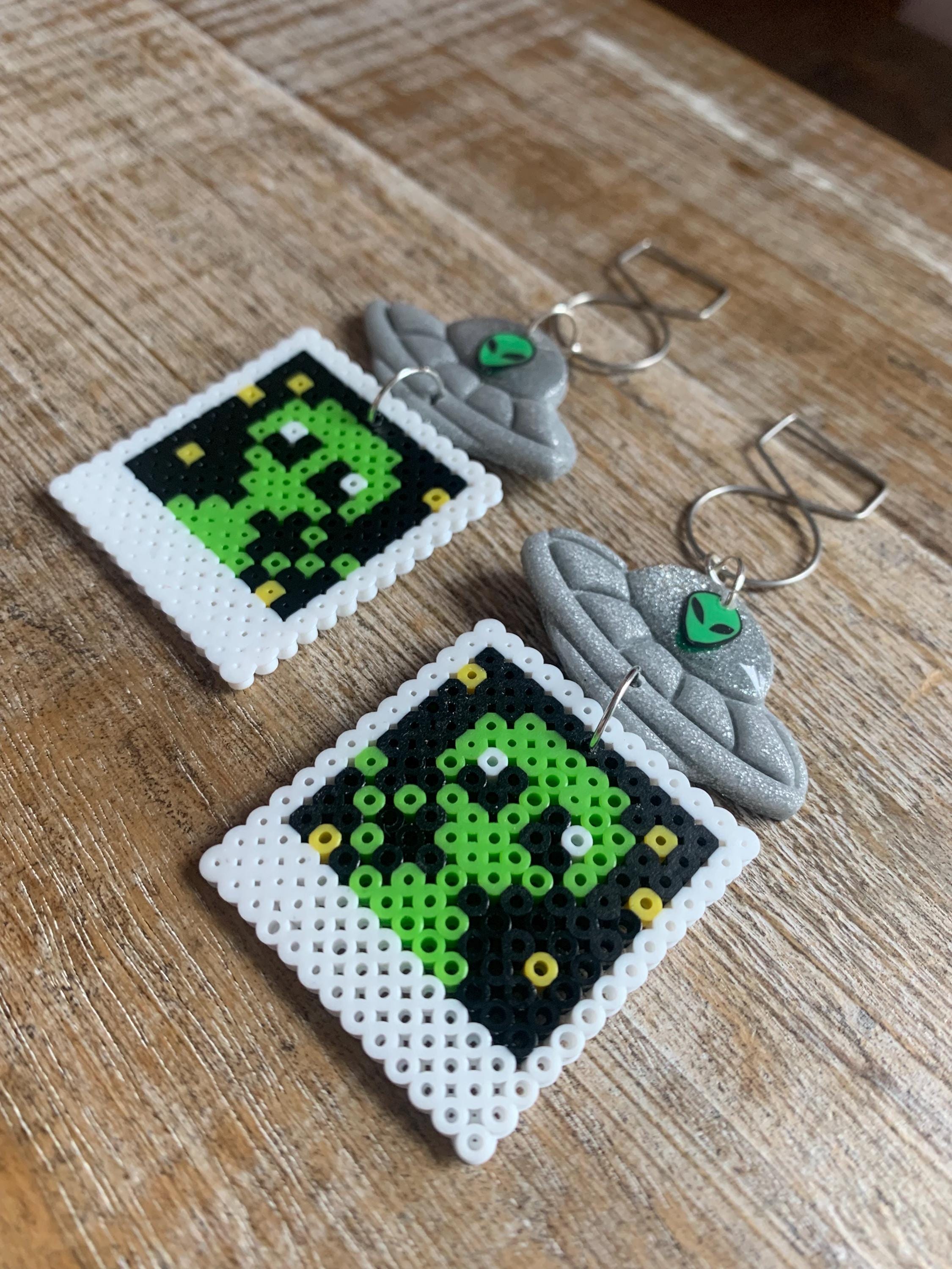 Alien Retro Picture Tunnel Earrings Instant Picture Extraterrestrial ...