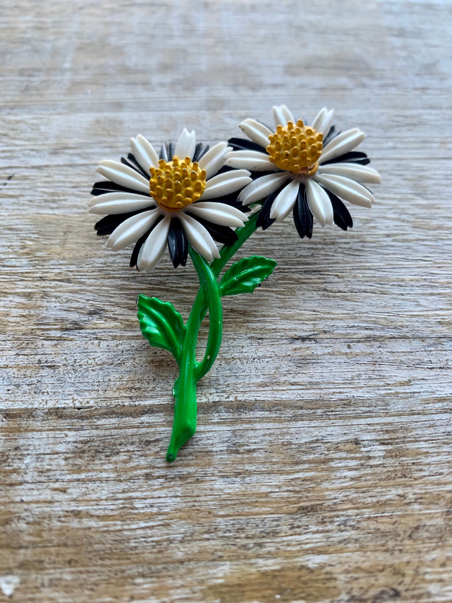 Daisy Brooch Vintage Enamel White & Black Daisy Pin Plastic - Etsy