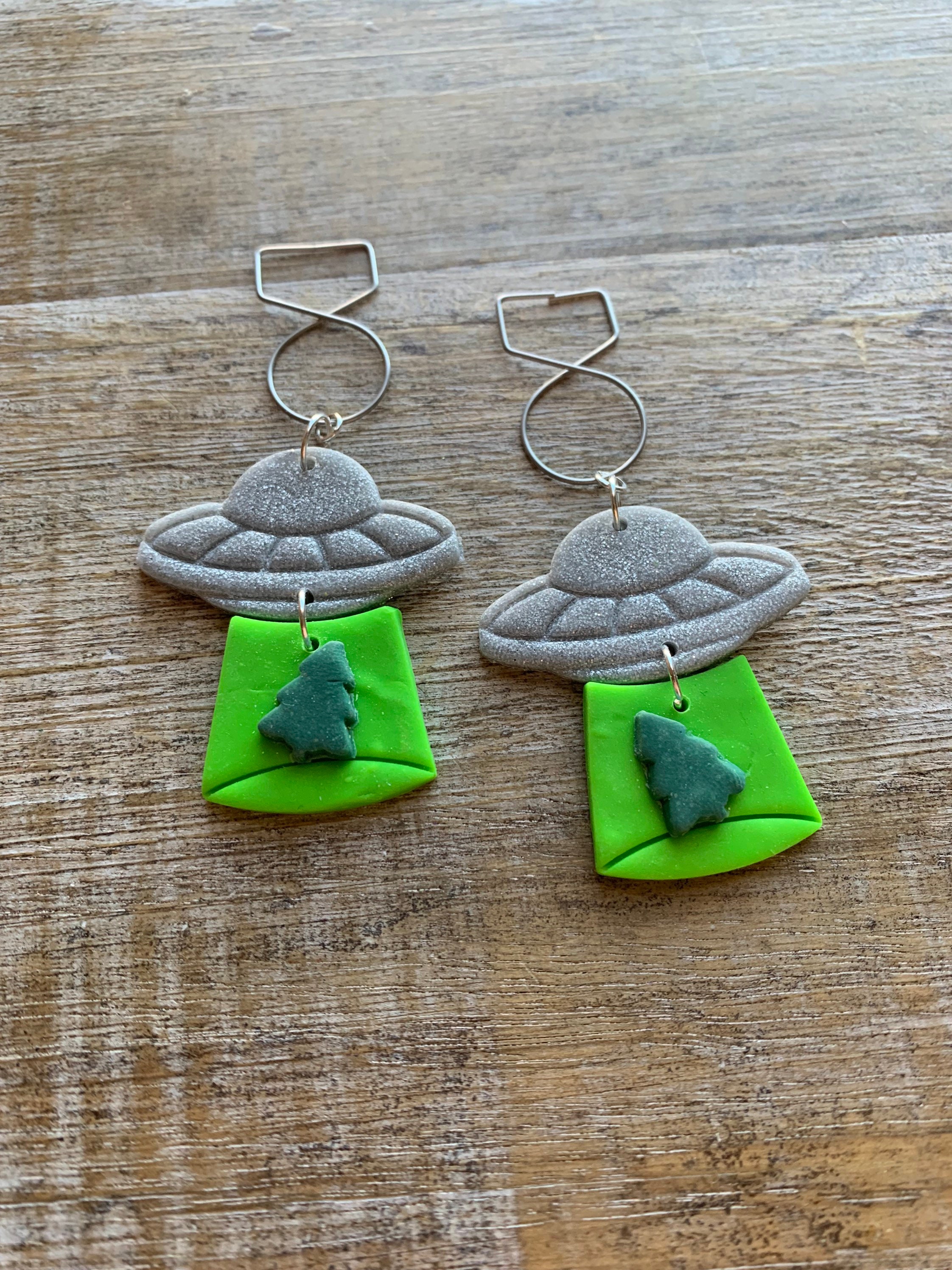 Alien Abduction Tunnel Earrings Christmas Earrings Extraterrestrial Ear ...