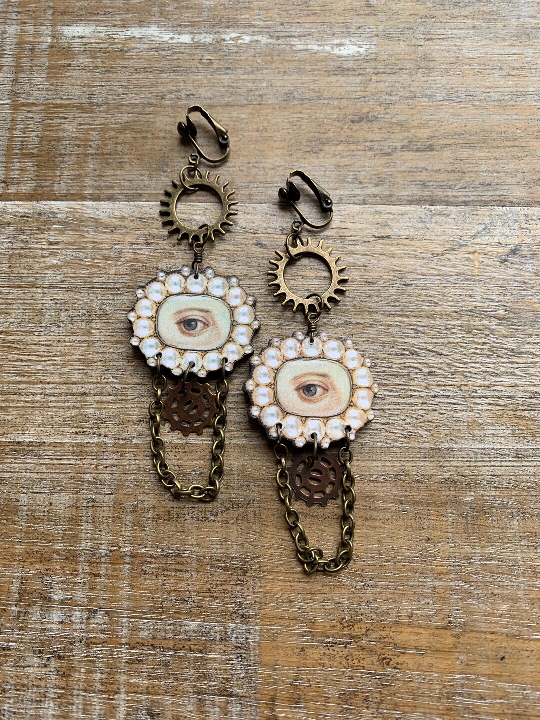 Victorian Brooch Eyeball Clip on Earrings Eye All Seeing Eye Oddity ...