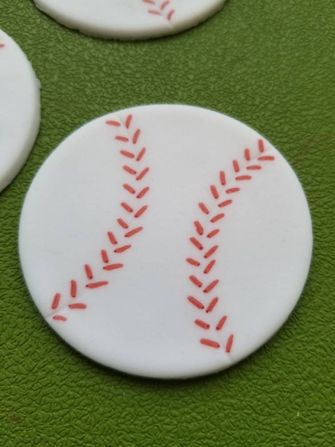 12 Edible Baseball Cupcake Toppers - Etsy