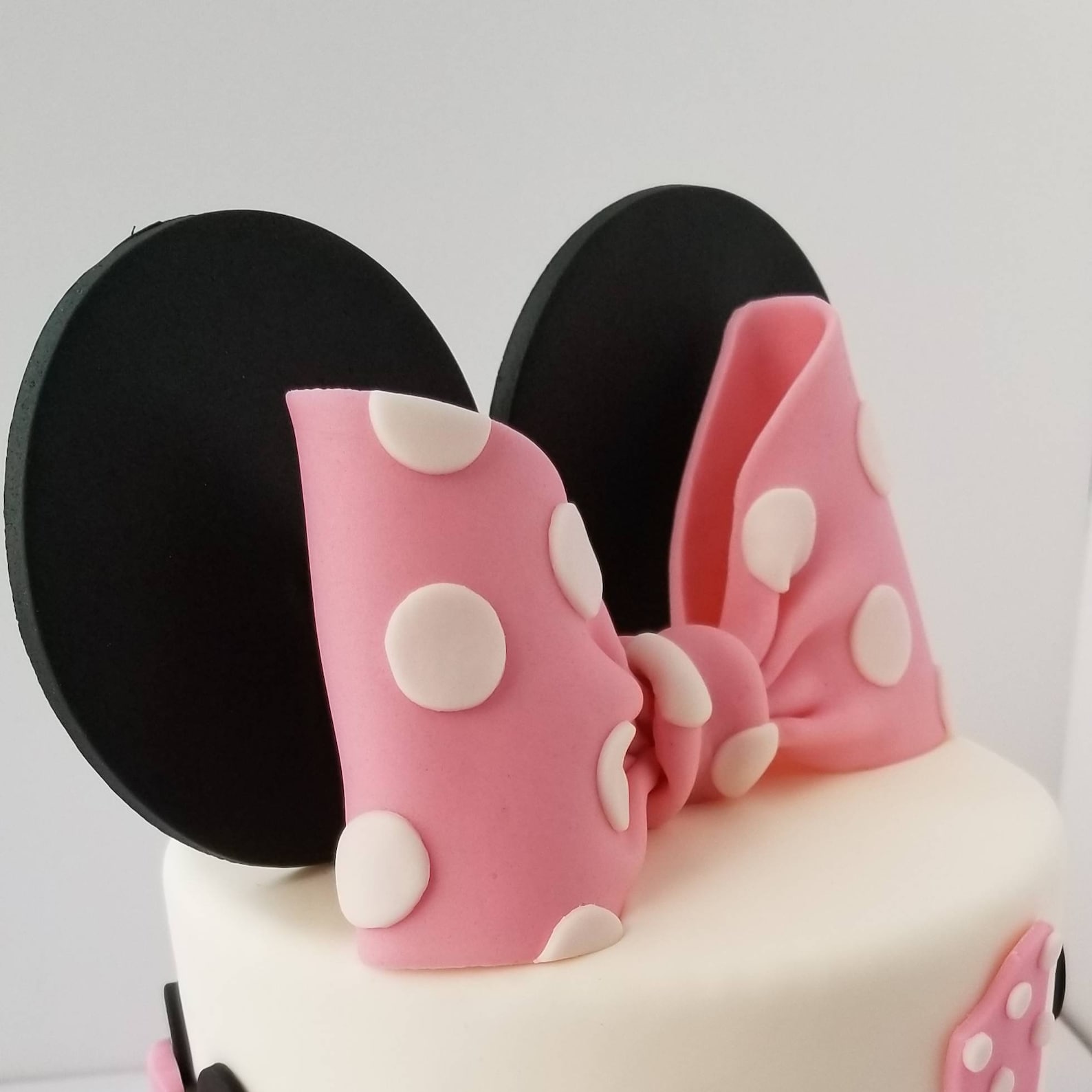 Edible Fondant Bow and Ears Cake Topper, Bow Topper. - Etsy