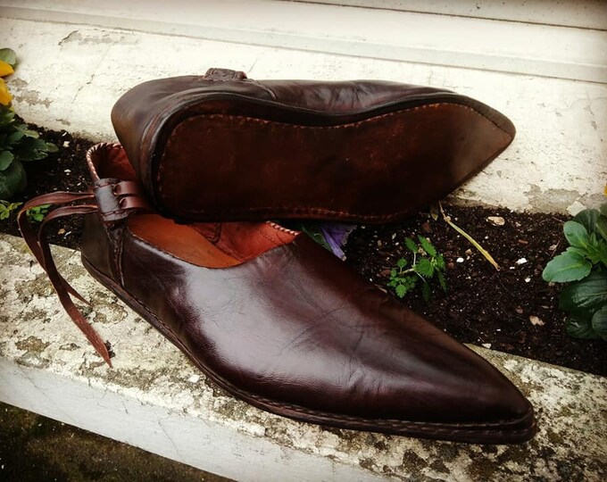 Fabricant de chaussures et accessoires médiévale von REMPARTS