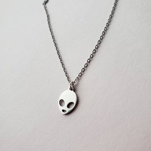 Alien Necklace Horror Fan Gothic Halloween UFO I Want to Believe the X ...