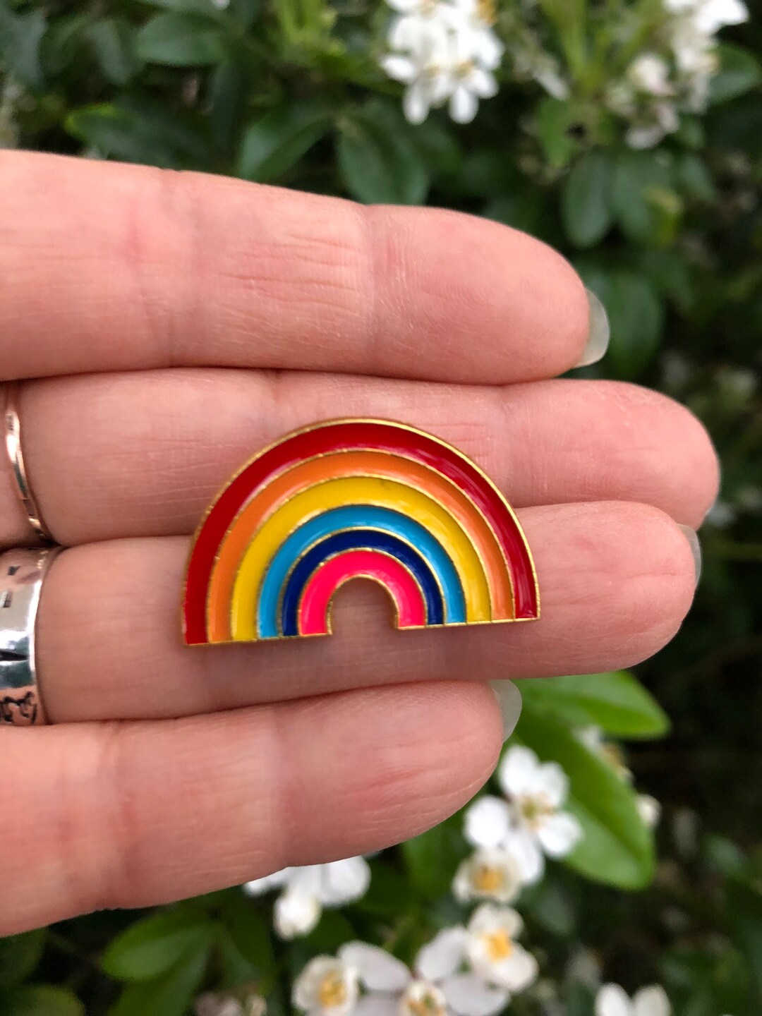 Gay Pride Rainbow LGBTQIA Pride Badge Pin Rainbow + Heart Queer Gay ...