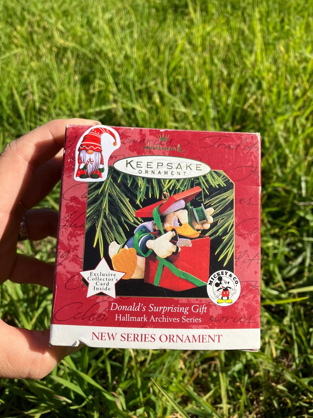 Vintage 1997 Hallmark Archives #1 - Donalds Surprising Gift Disney Xmas ...