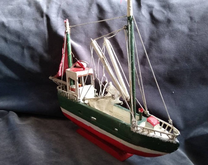 Model Fishing Boat / Trawler - Etsy