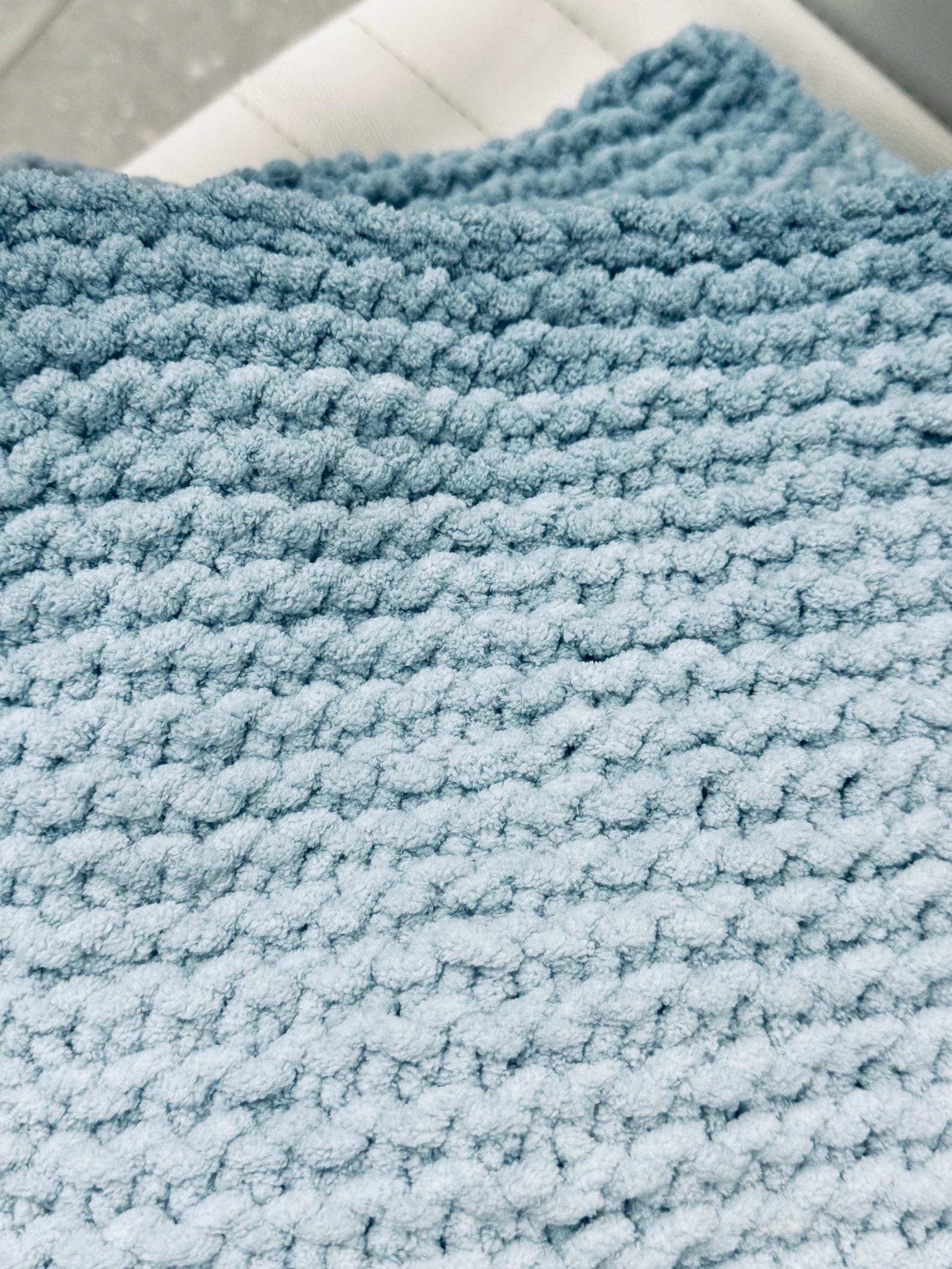 Beginner Friendly Perfect Phasing Gradual Color Change Knitted Blanket ...
