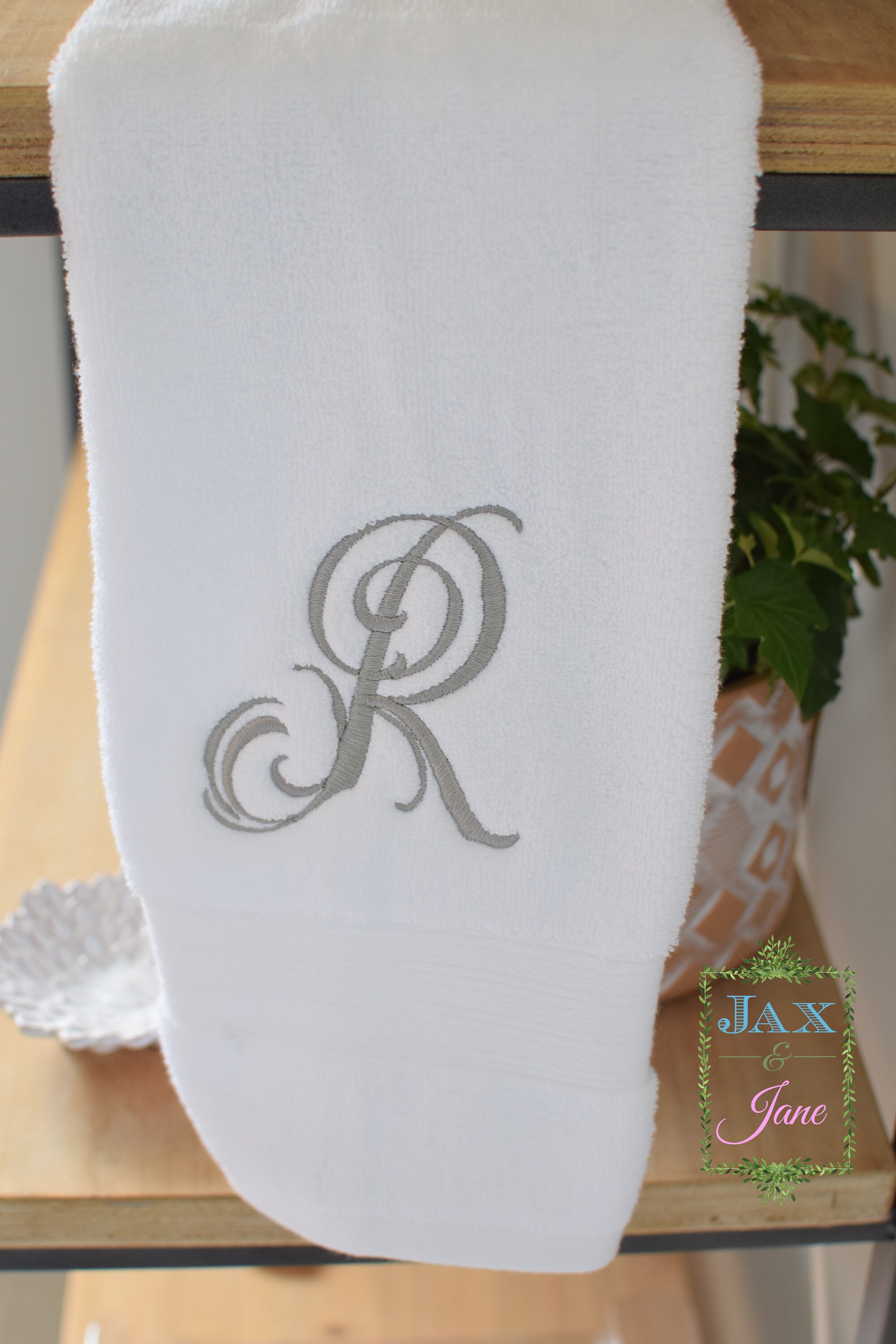 R Scroll Embroidery Design, R Embroidery Design, R Font, Fancy R Font ...