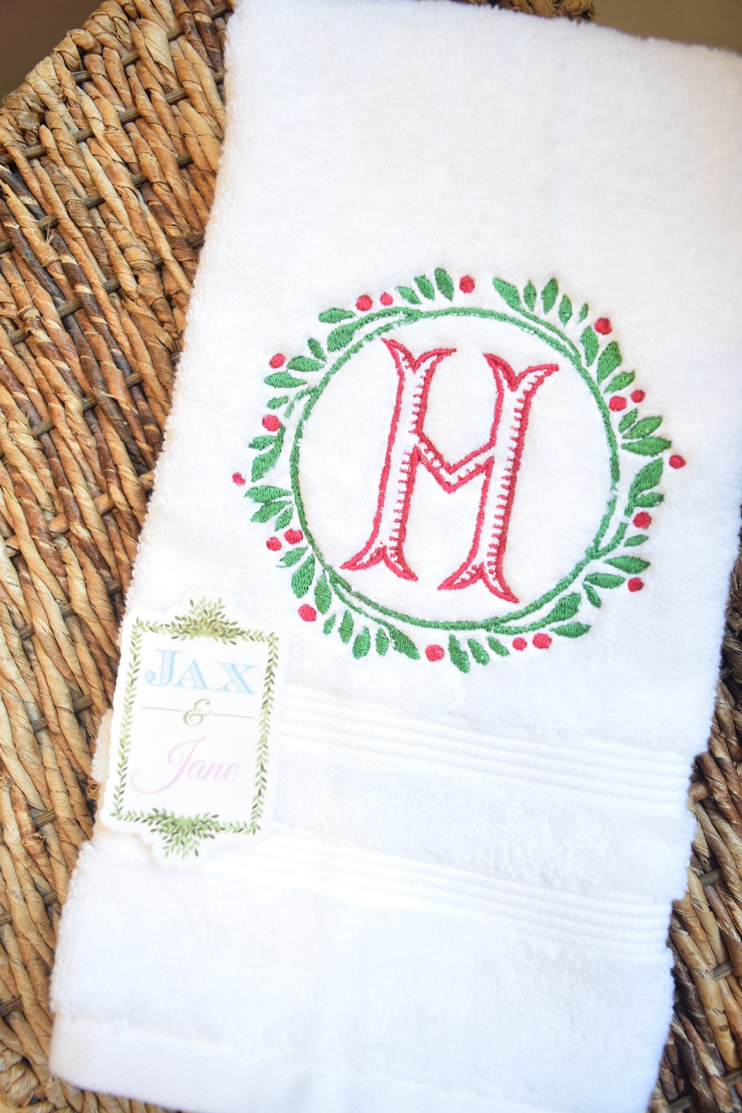 Berry Wreath Embroidery Design, Wreath Embroidery, Wreath With Berries ...