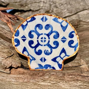 Various Designs Decoupage Large Scallop Shells: Florals and Patterns ...