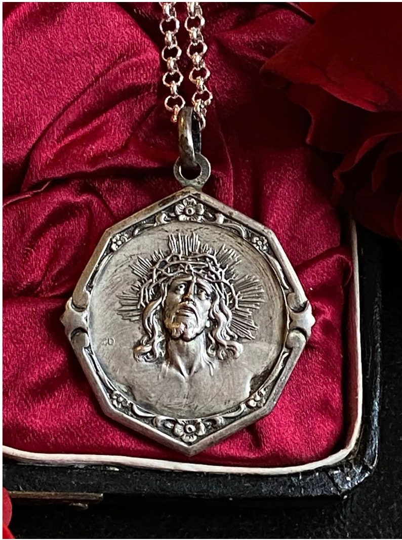 Spanish Jesus Christ of Nazareth Medal - Etsy