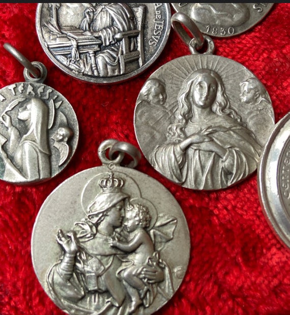 Set of Vintage Holy Medals - Mother Mary and St Teres… - Gem