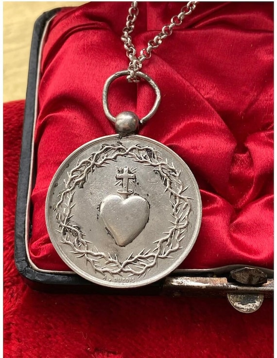 Antique French Sacred Heart of Jesus Medal - Gem Antique French Sacred Heart of Jesus Medal - Gem