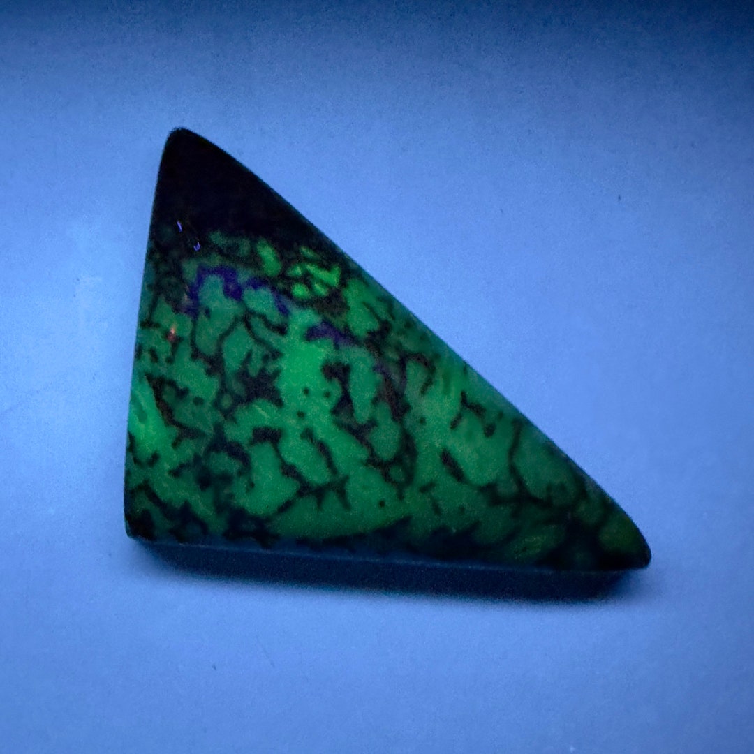 UV Reactive Blue Gem Bone Dinosaur Bone Triangle Agate Stone - Etsy
