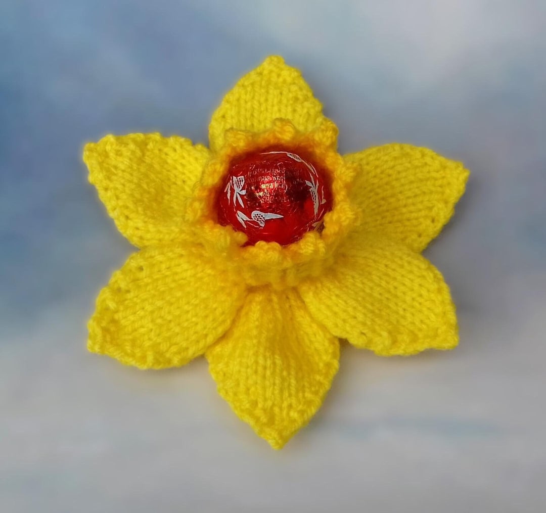 PDF KNITTING PATTERN Daffodil Creme Egg Cover, Easter Knitting Patterns ...