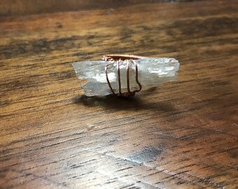 Hiddenite Ring - Etsy