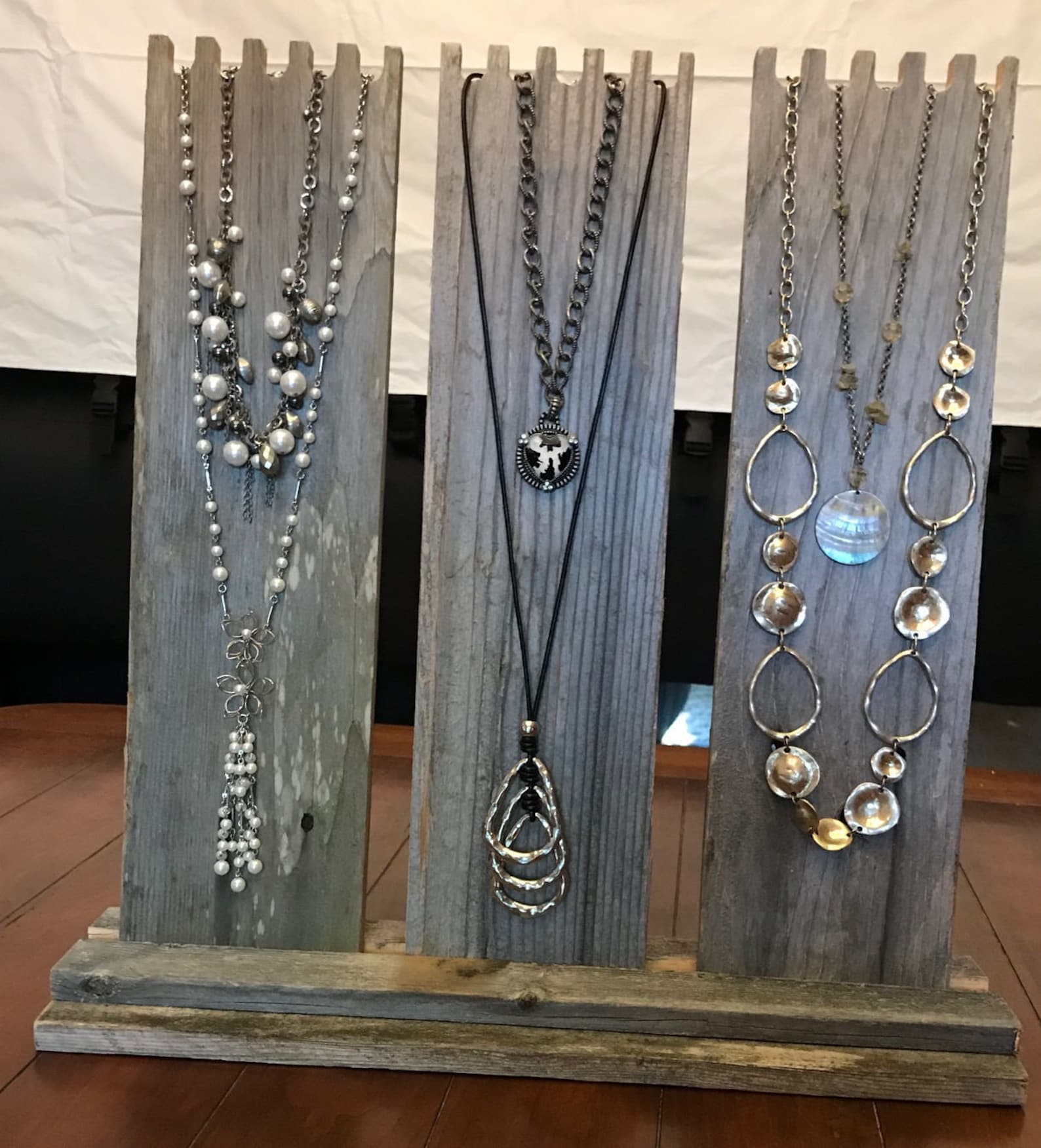 Multi-necklace Display in Weathered Wood With 3 Easels - Etsy