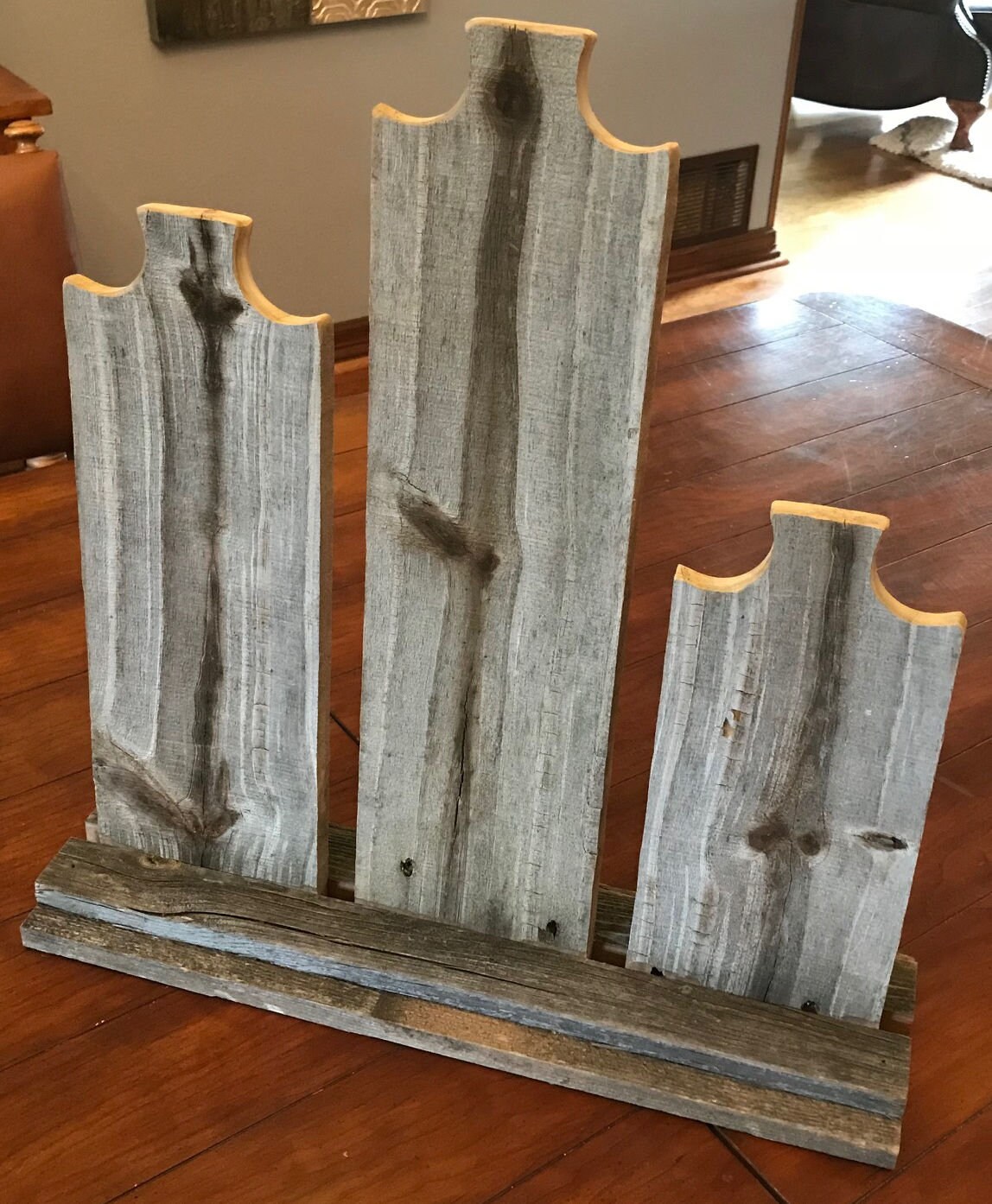 Multi-base Display in Weathered Wood With 3 Easels - Etsy Canada