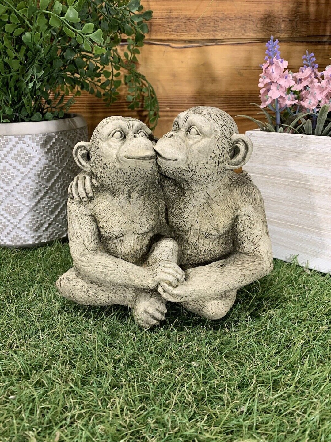 Stone Garden Kissing Monkey Love Statue Couple Holding Hands Ornament ...
