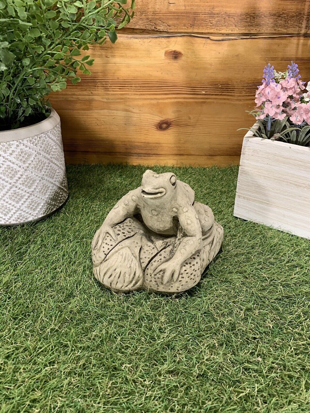 Stone Garden Frog on Lily Pad Gift Concrete Ornament - Etsy