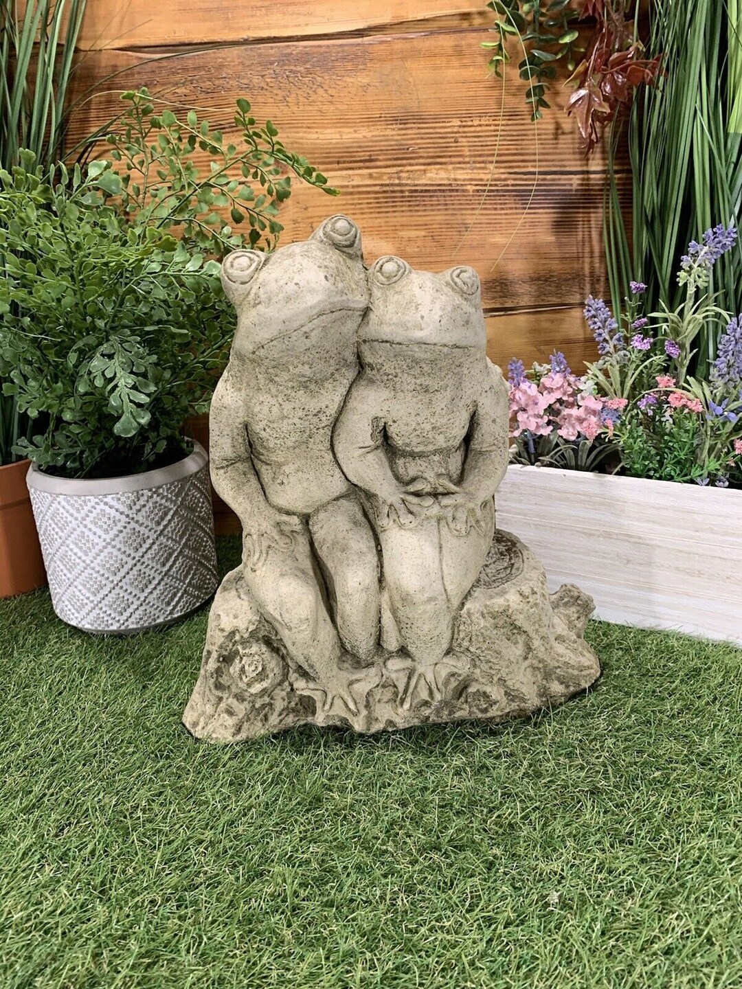 Stone Garden Pair of Frogs Frog Toad on Log Statue Ornament - Etsy