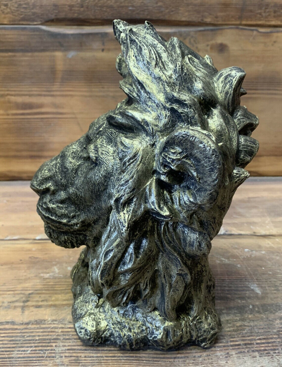 Stone Garden Detailed Lion Head Bronzed Gold Detailed Gift Ornament ...