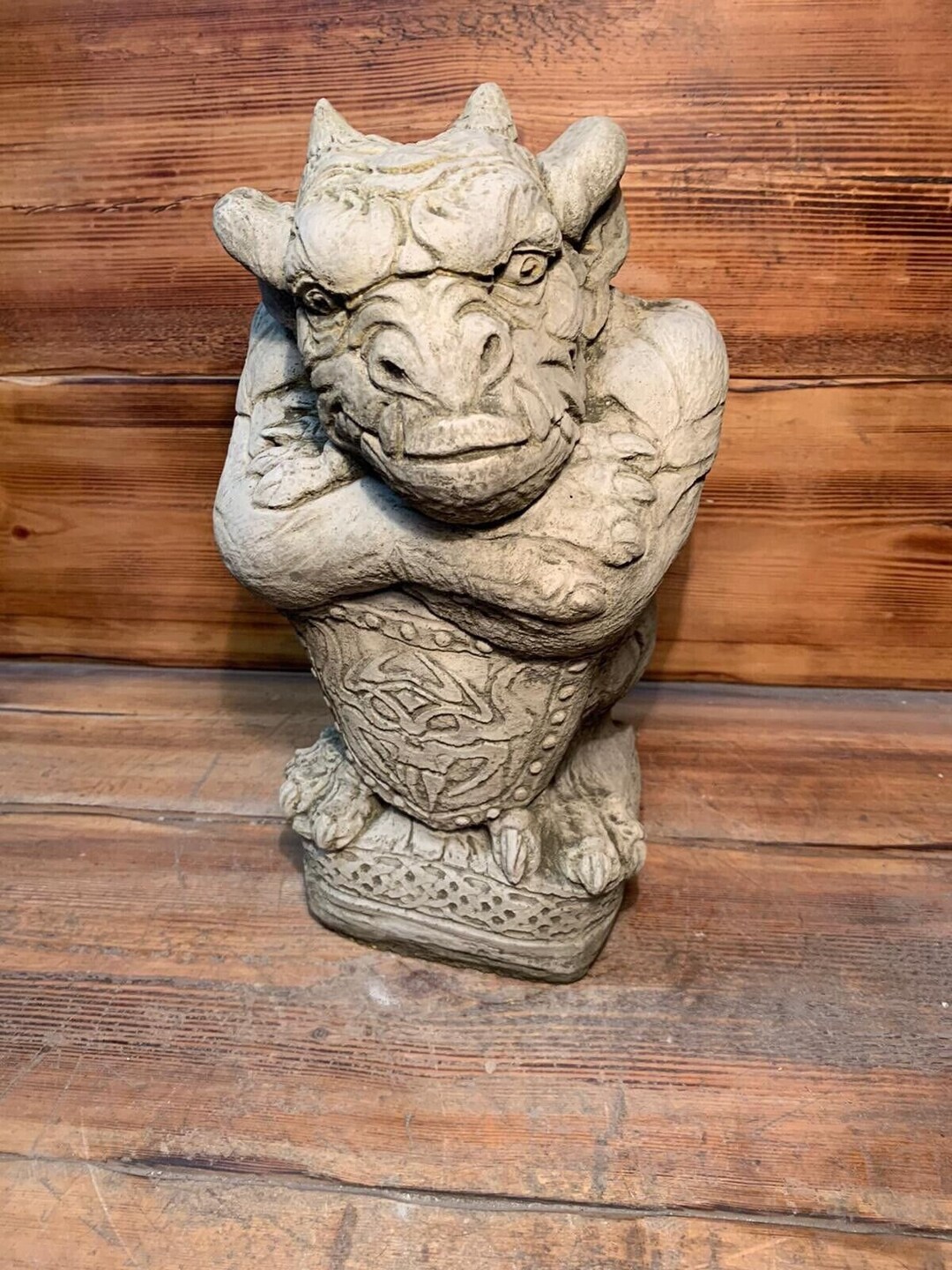 Stone Garden Large Shield Gargoyle Gremlin Pillar Cap Statue Ornament ...