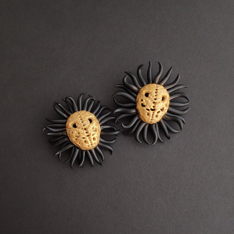 Death Stranding Golden Lion Mask Brooch Geek Jewelry | Etsy