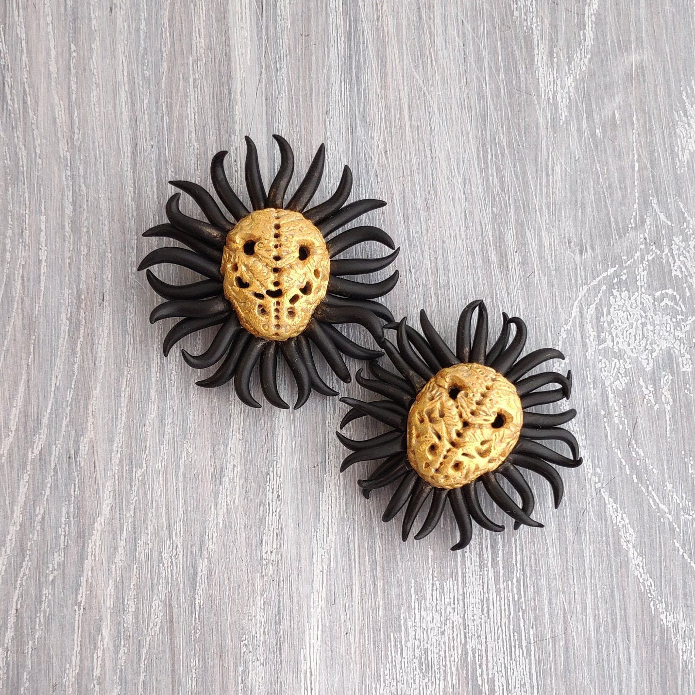 Death Stranding Golden Lion Mask Brooch Geek Jewelry | Etsy