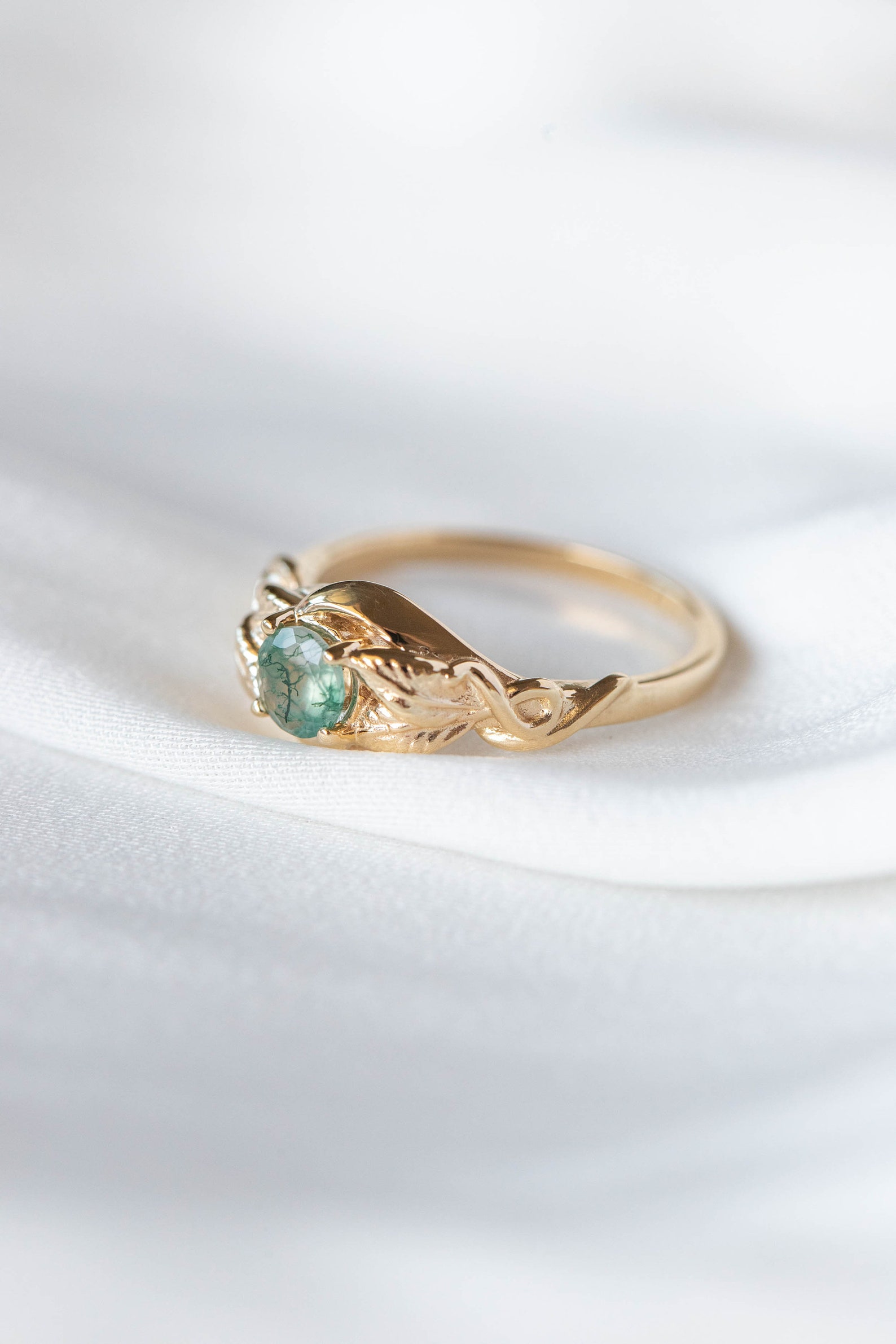 Nature Inspired Moss Agate Engagement Ring, Dendritic Agate Ring, Delicate Gold Leaves Ring in ...
